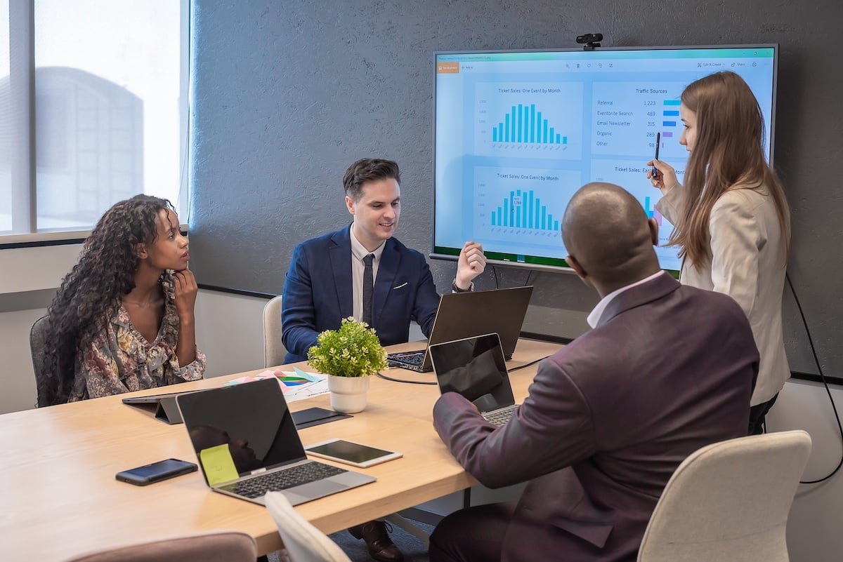 Logstash: what is it and how to use it for data processing?